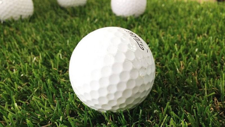 Sử dụng một quả bóng golf có kích thước lớn có lợi cho cú đánh của bạn ...