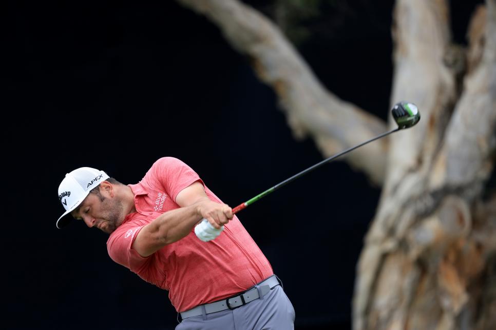 Cách golfer số 1 thế giới Jon Rahm đánh cú driver